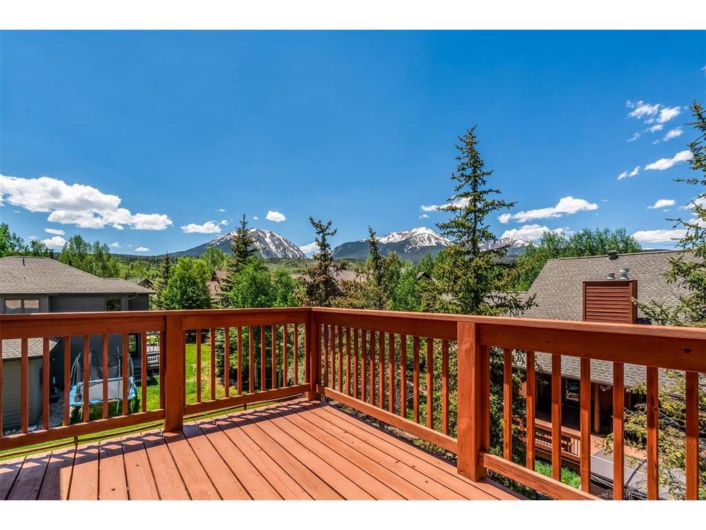 Sold: $1,700,000 on 11/21/2022